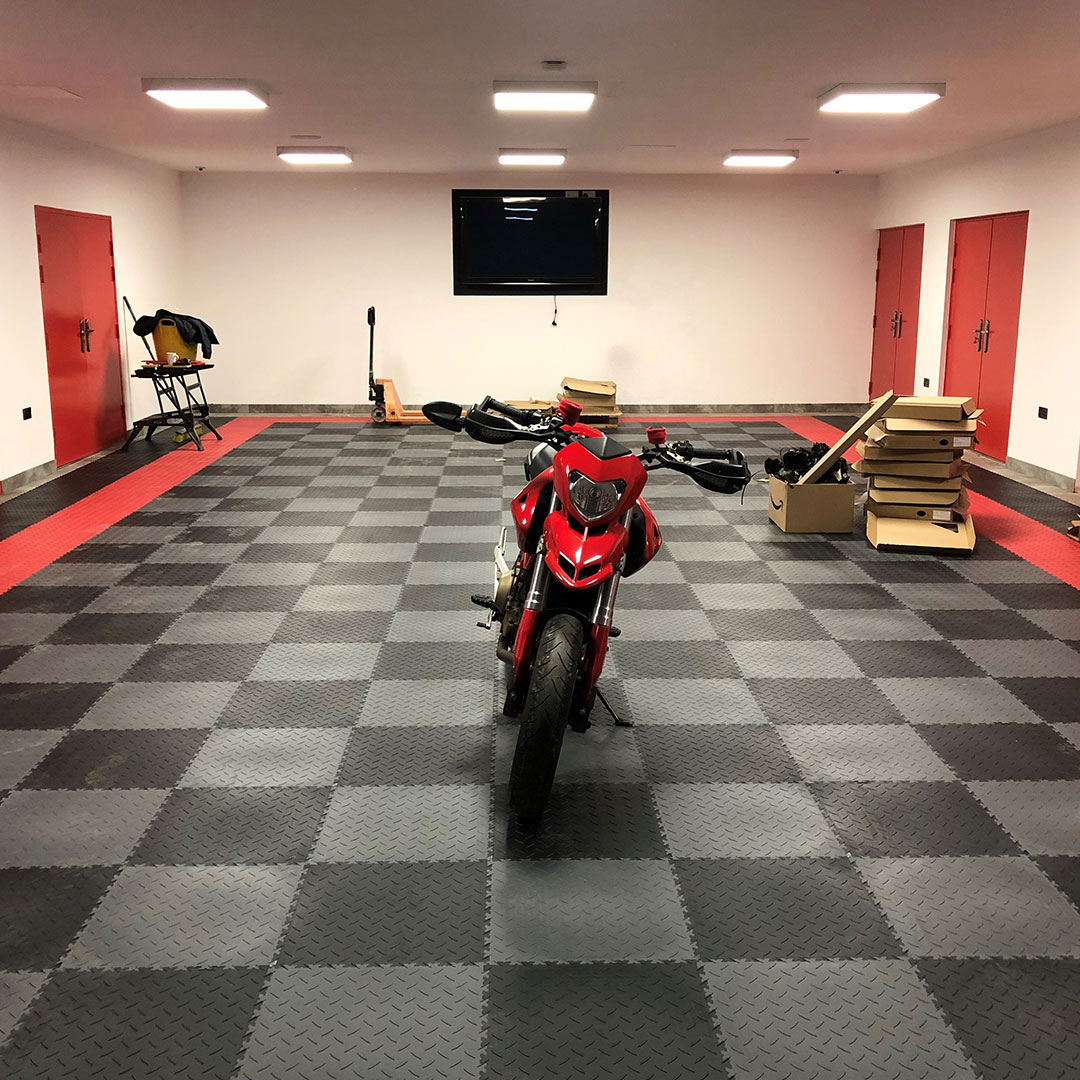 Large Garage Flooring | Mototile
