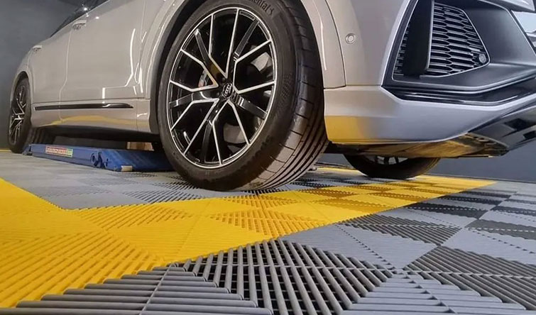 Car Detailing | Interlocking Tiles | Mototile