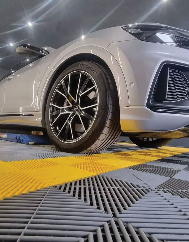 Interlocking tiles | Mototile