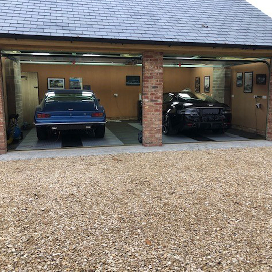 Stylish and Functional Garage Floor Tiles | Mototile