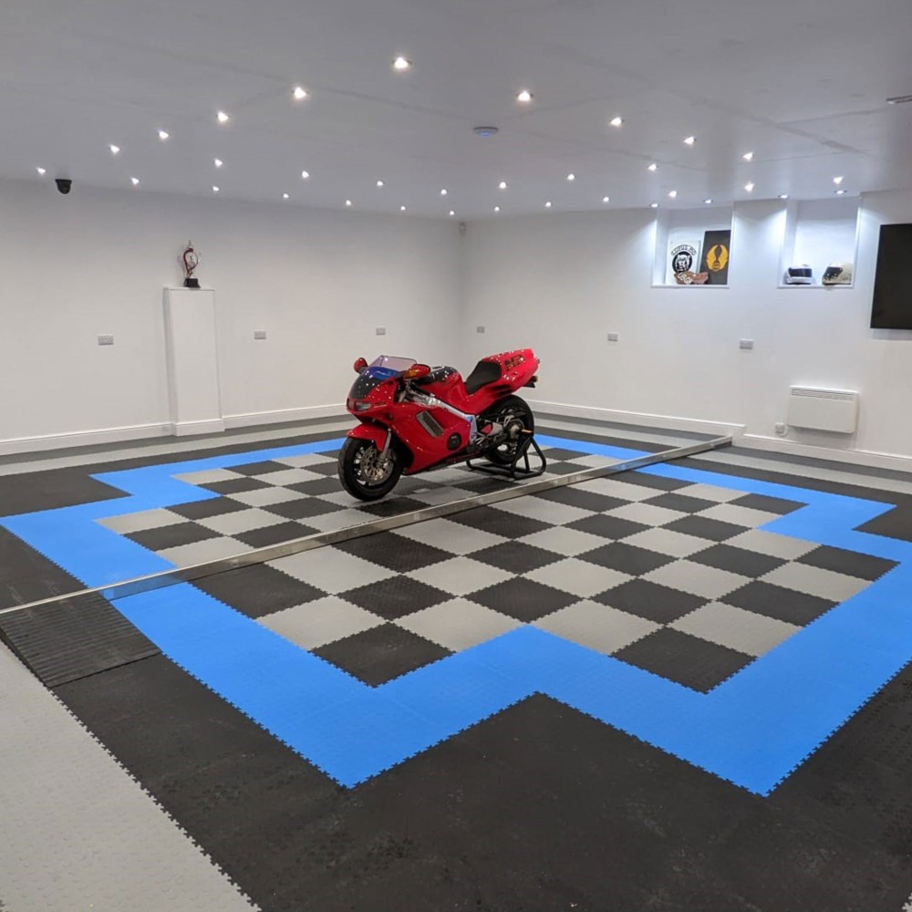 Garage Floor Tiles | MotoLock Black Recycled | Diamond Plate