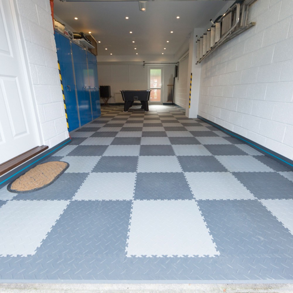 Garage Floor Ramps | MotoLock Light Grey | Diamond Plate