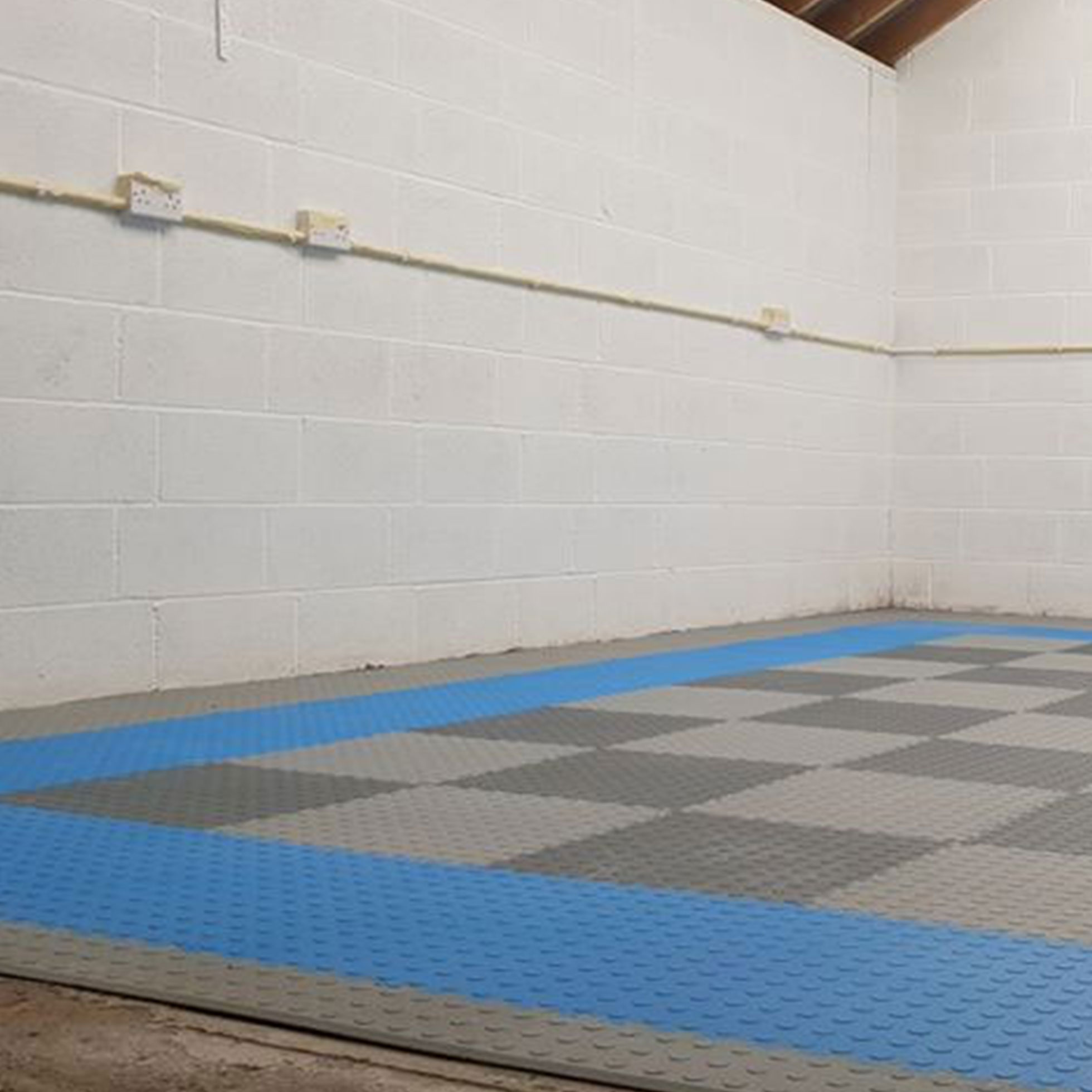 Garage Floor Ramps | MotoLock Light Grey | CoinTop